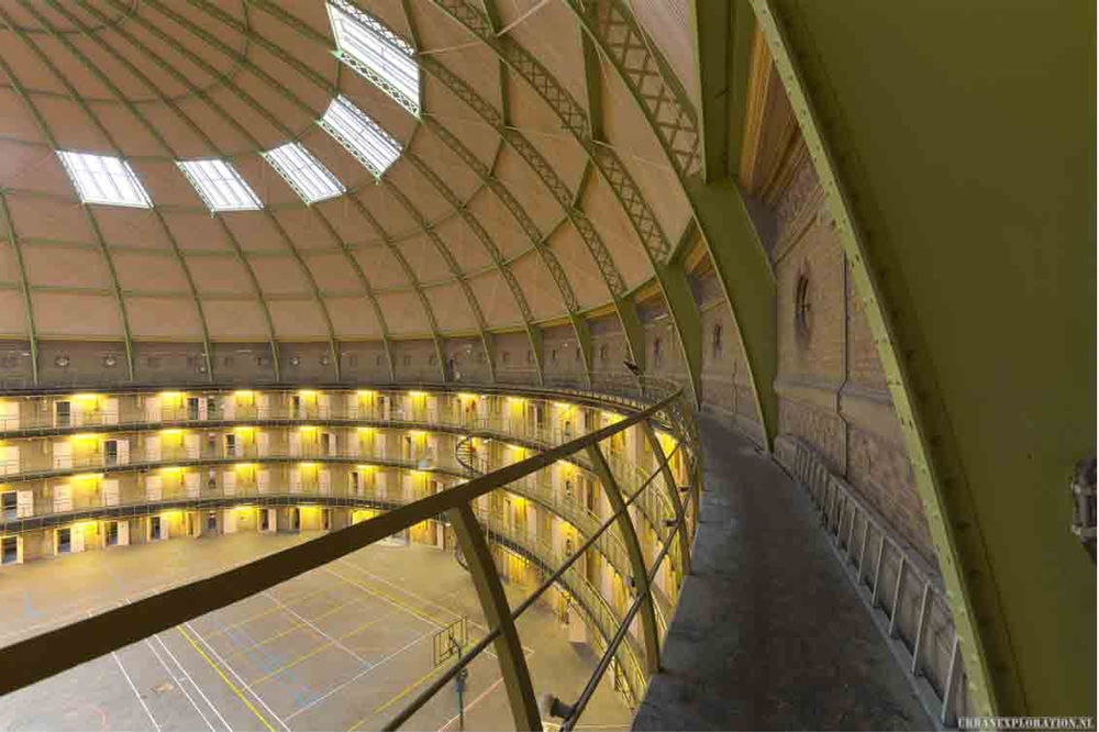 Panopticon - 1791 - Jeremy Bentham