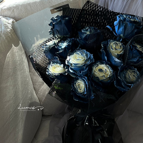 12/18 Milkyway Rose Bouquet | LUMOSFLOWERS
