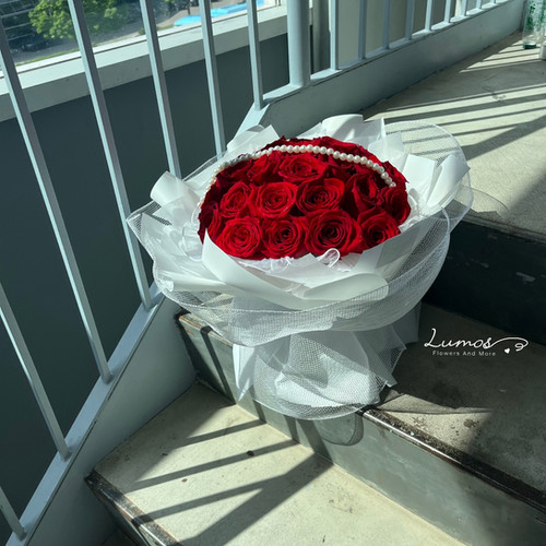 Lumos Signature Rose Bouquet | LUMOSFLOWERS