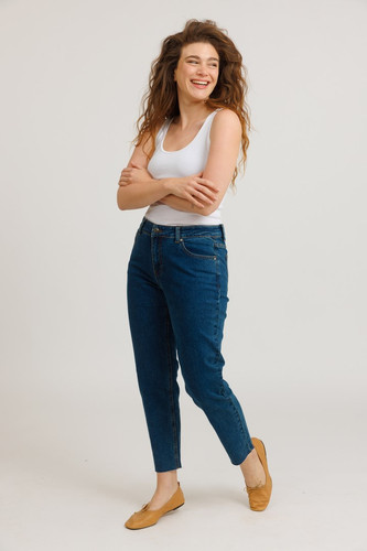 Classic Blue Isla | under the rock