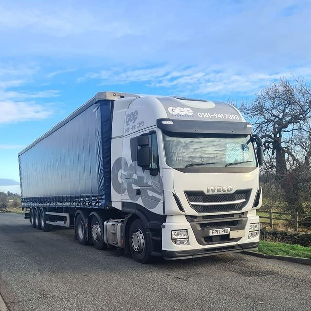 CAREERS | Gee Transport