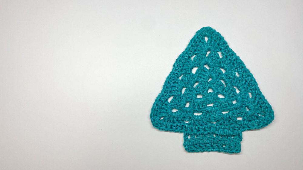 How to Crochet a Christmas Tree Coaster