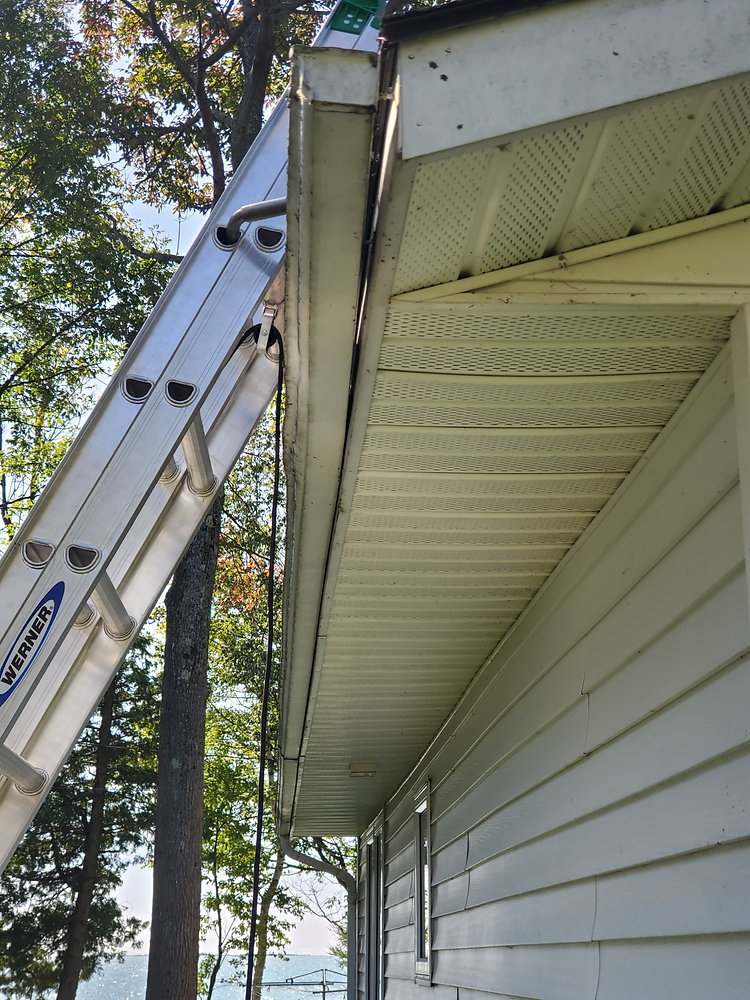 5 Telltale Signs It’s Time to Replace Your Eavestroughs