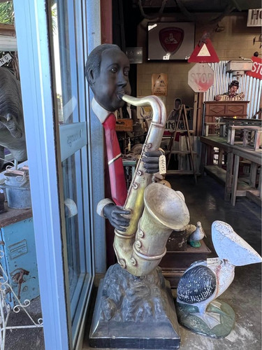 6 foot tall Jazz Saxophone 🎷 Statue 183cm | DeYoungs