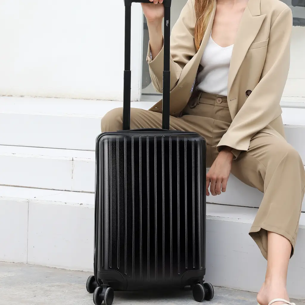 The Ocean Suitcase | Black S | Miami CarryOn
