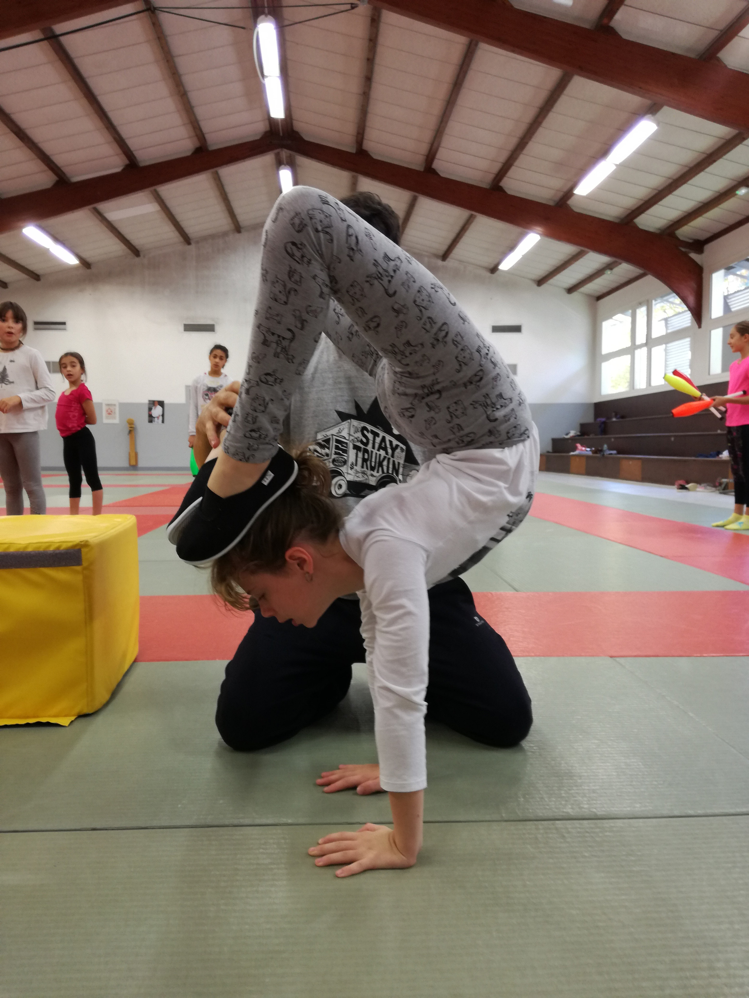 STAGES ENFANTS | ecole-acrobatie-64