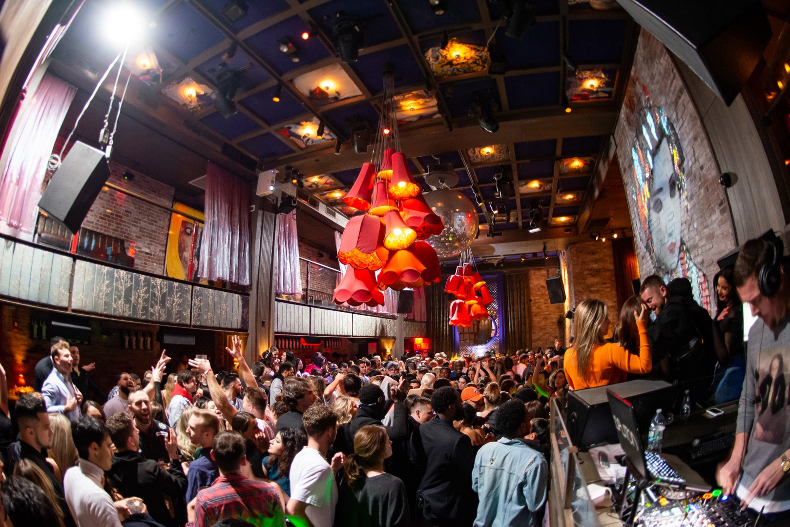 Velvet List | NYC Nightclubs | The Best & Hottest Nightclubs in NYC