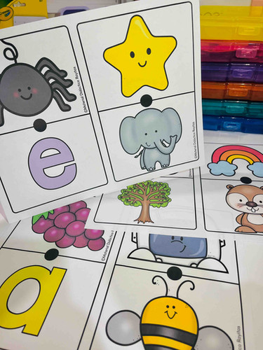 Dominó de las Vocales: Aprendizaje Divertido y Visual para Niños