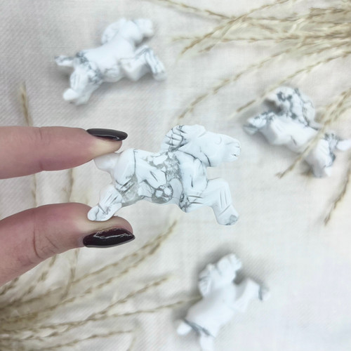 Howlite Horse | Lapid Art