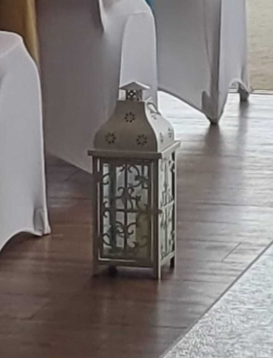 6x Cream Lanterns with LED Candles