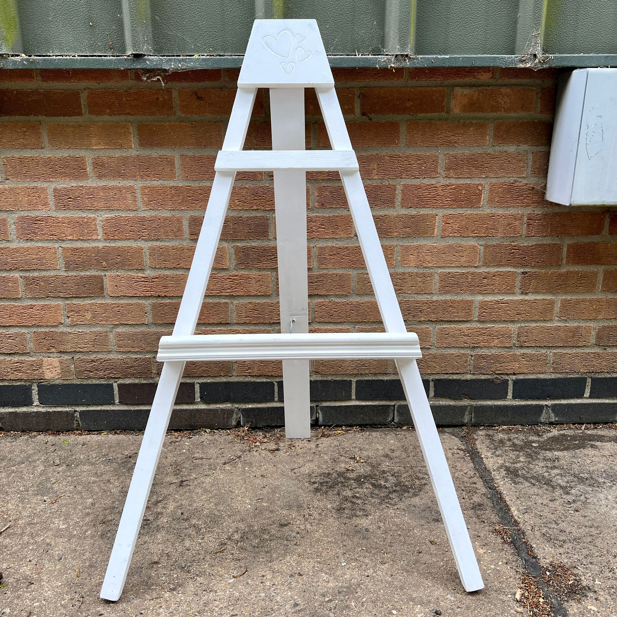 Short White Wood Easel