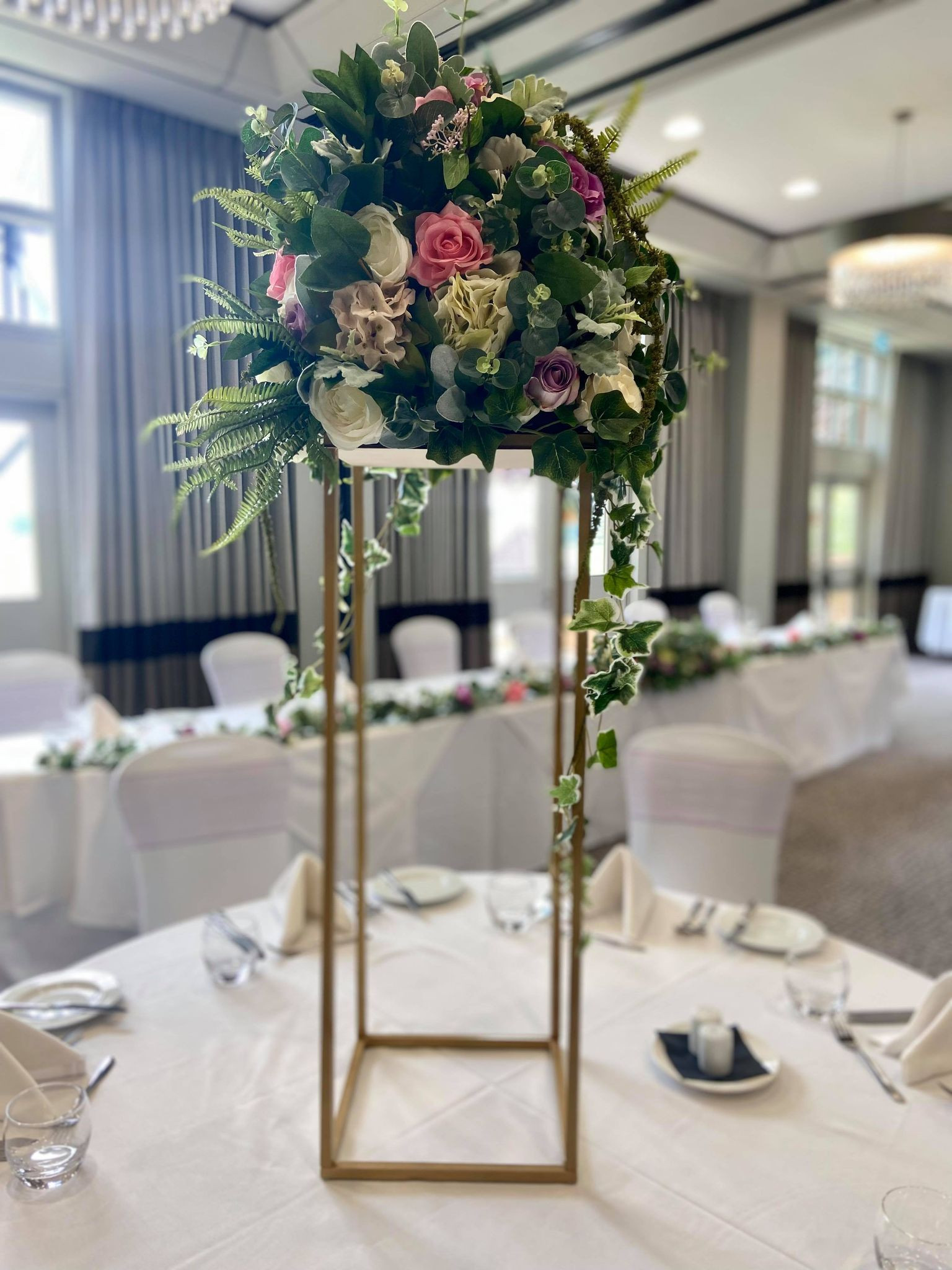 Gold Metal Rectangle Flower Stand Table Pedestal 100cm