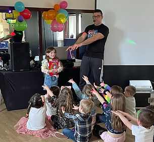 Childrens Entertainer Sheffield | Sheffield Kids Parties | Thurcroft