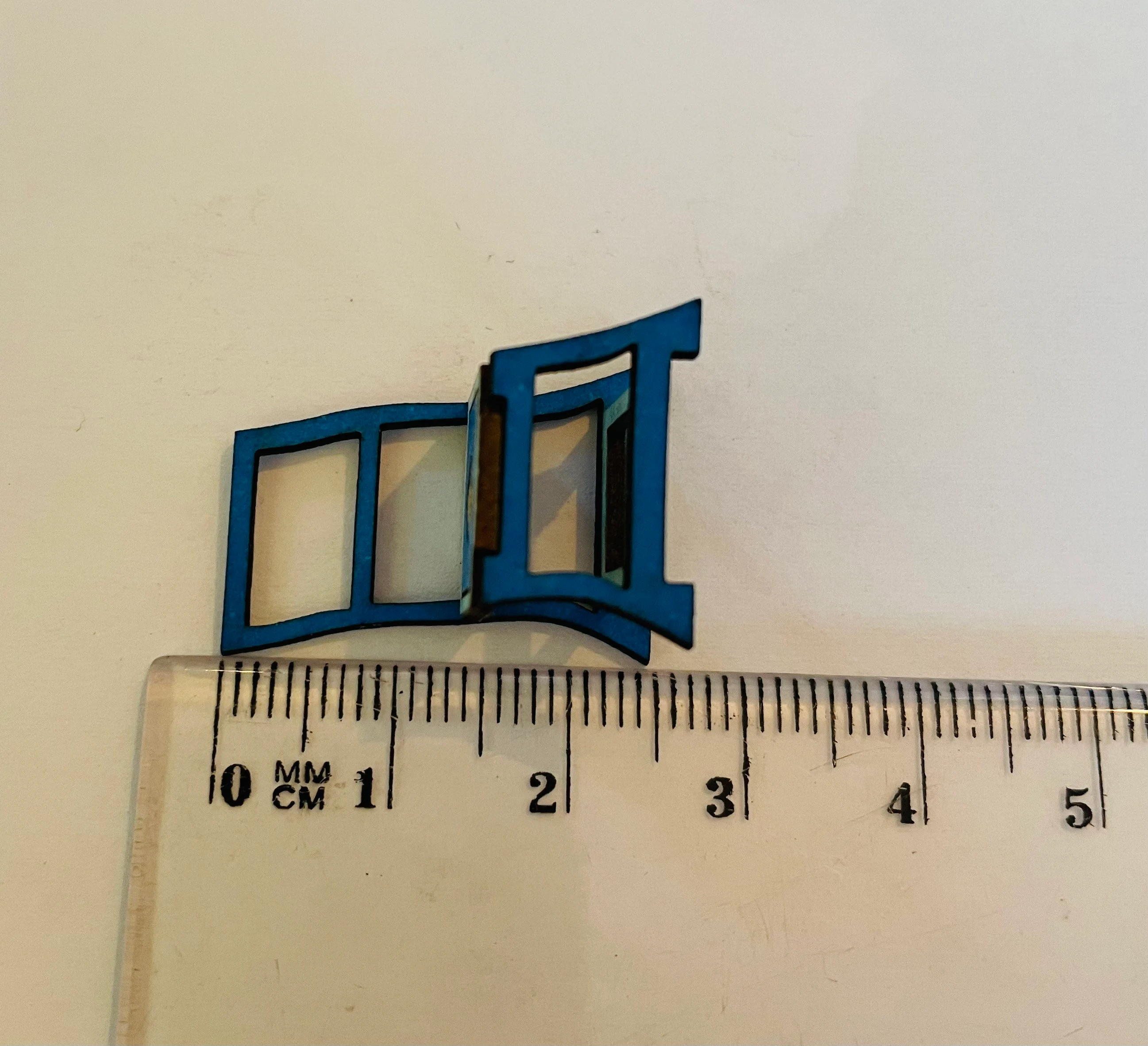 1/48th kit Wonky Wonderland gaming table and 4 chairs, quarter scale ...