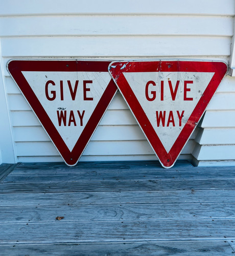 Vintage NZ Give Way Road Sign x 1 | The Vintage Room