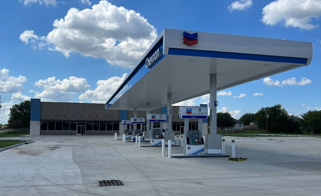 Retail Projects - Town Center Gas Station | Rose-Villacorte Architecture