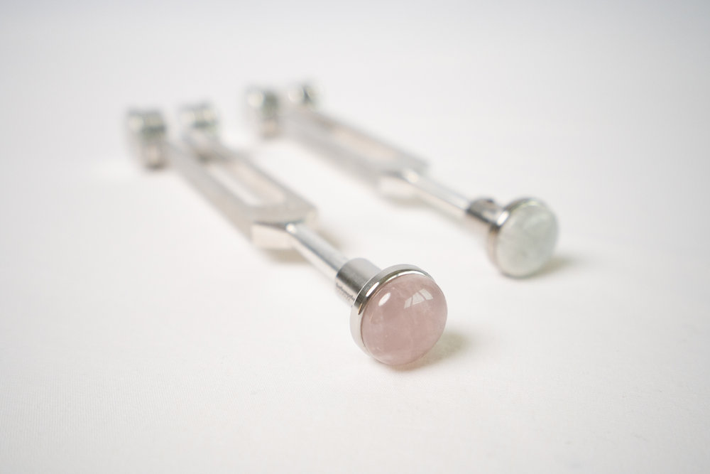 What are tuning forks? How they are used in sound therapy