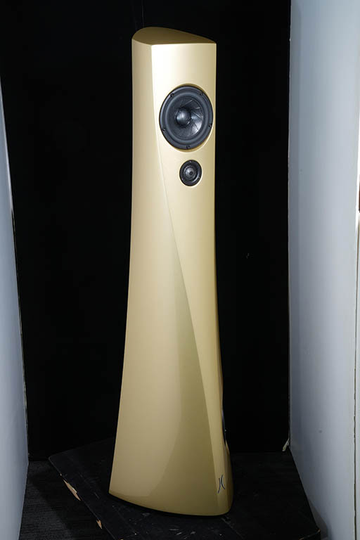 Estelon YB Mk II 揚聲器風姿綽約 外柔內剛