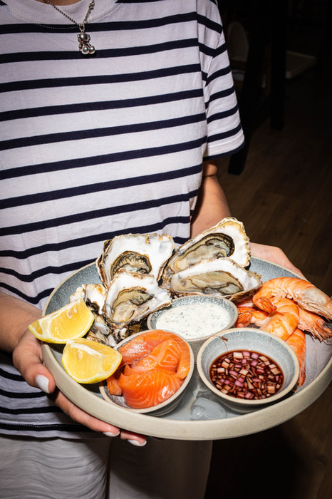 Oy Bar | wine bar | 9 Chestnut Grove, London SW12 8JA, UK