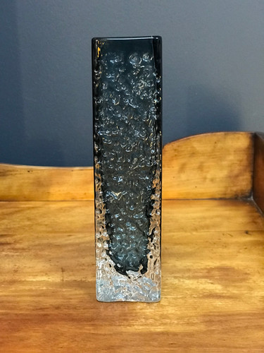 MID-CENTURY WHITEFRIARS INDIGO NAILHEAD VASE - GEOFFREY BAXTER | Un-Covered