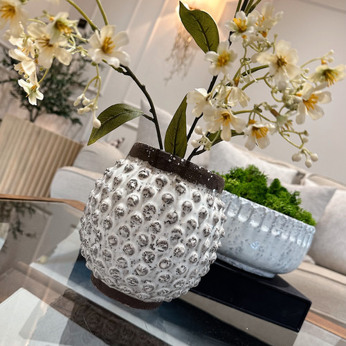 Small White Dotted Vase | Lavish Lodge