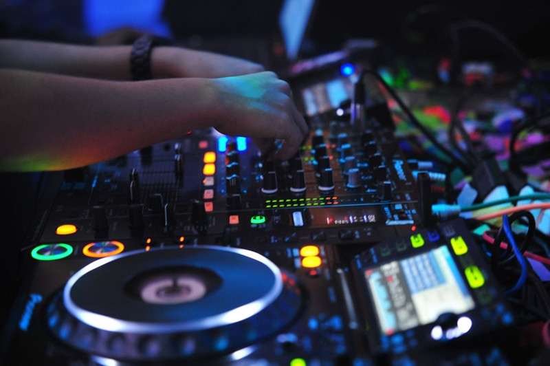 DJ Para Festa | Casamentos,15 Anos, Corporativos - BhzSomeLuz