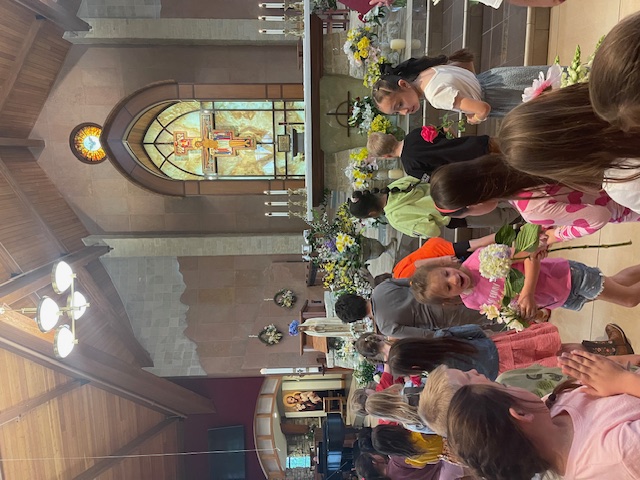 MAY CROWNING OF MARY WITH RELIGIOUS EDUCATION STUDENTShttps://static ...