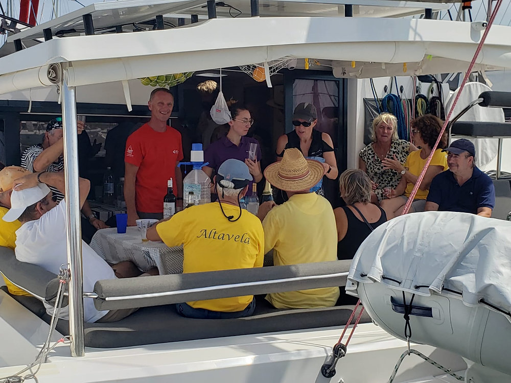 TROIS BATEAUX ENCORE EN MER CE MATIN 8H00 TU
