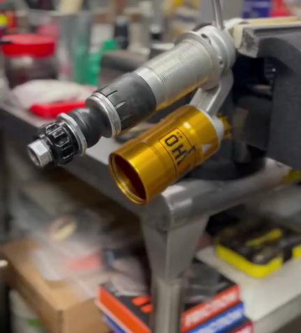 Ohlins STX scooter shock rebuild and hand dyno function test