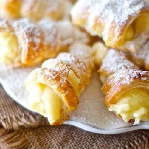 Mini cachito con crema pastelera o manjar blanco | Italo