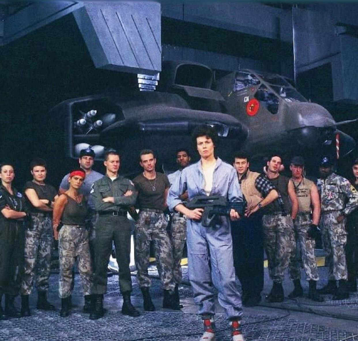 What is the thematic argument in ALIENS (1986)?