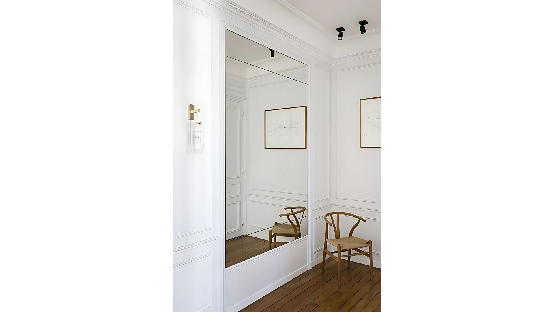 How to Hang a Mirror: Mastic vs. Clips – Which Is Best for You?