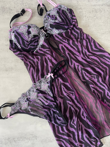 WonderBra Sheer Lingerie Set - After Date Night Ready