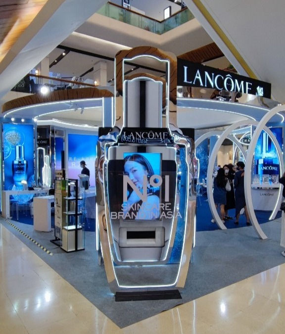Lancome Sampling Vending Machine