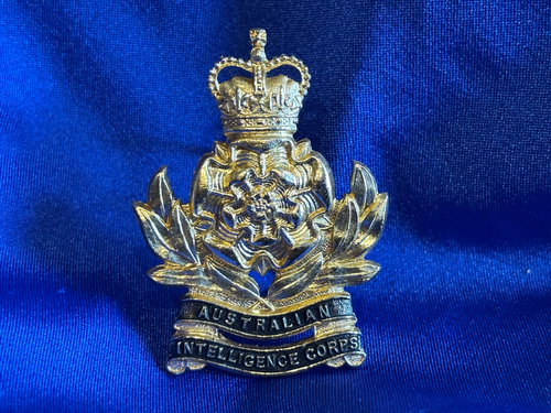 Australian Army Intelligence Corps Hat Badge (M28) | sabremilitaria
