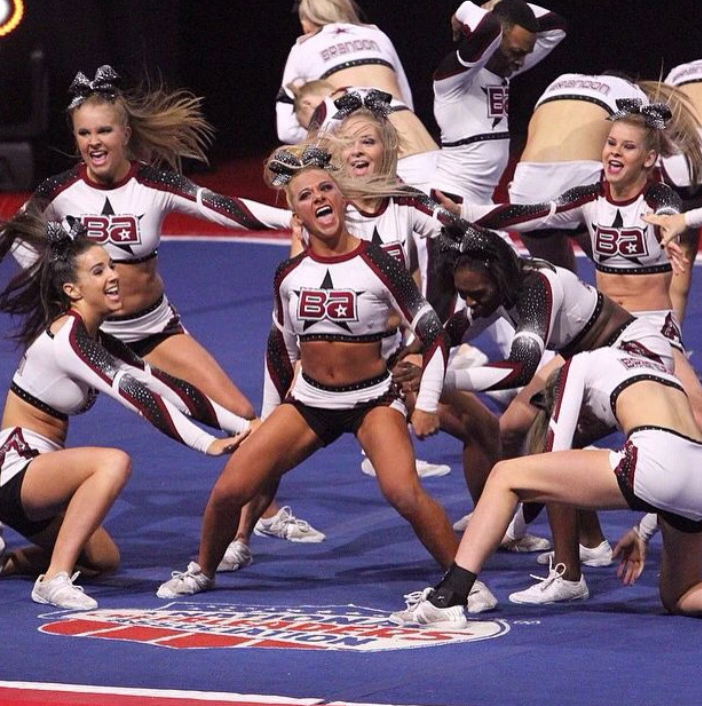 CHEERLEADERS: STEAL THE SHOW