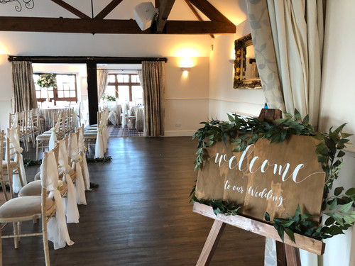Rustic welcome board and easel | Perfectly Unique