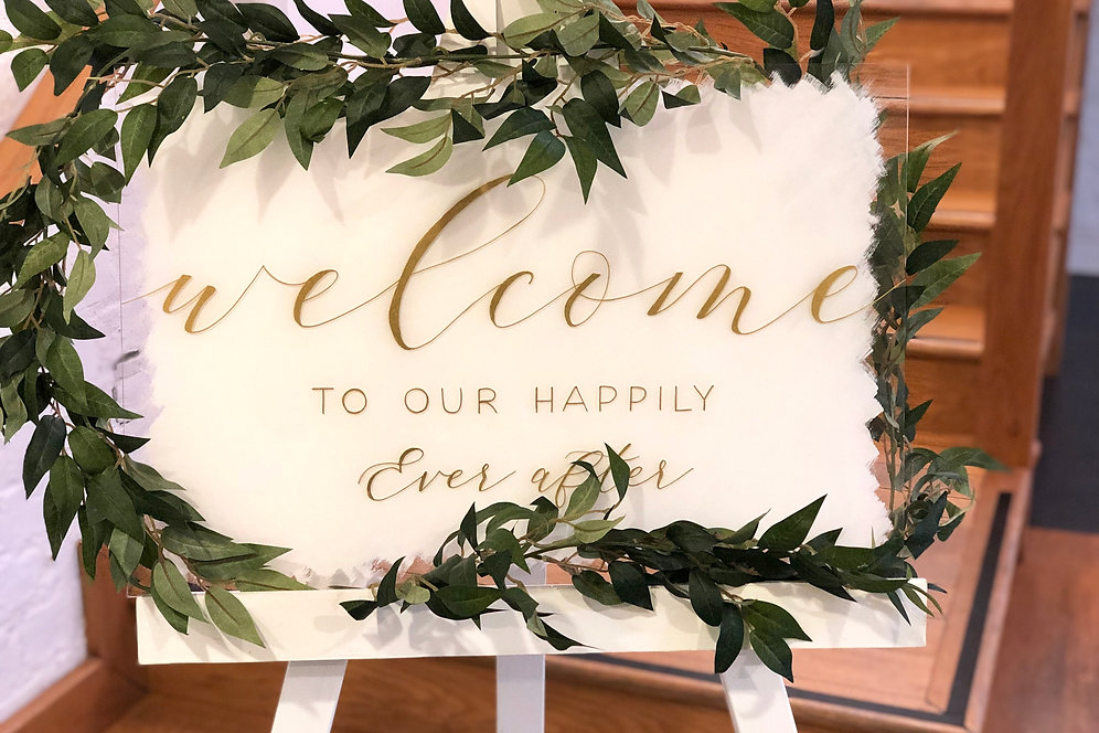 Welcome sign with easel | Perfectly Unique
