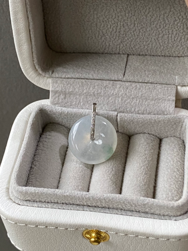 18K White Gold Type A Icy Jadeite Disc Pendant | HuskSG