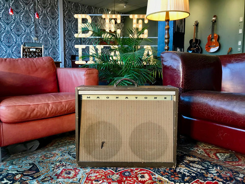 SOLD! - 1957 Magnatone Custom 260 Vibrato 2x12 Tonemaster 35WATT | Bees ...