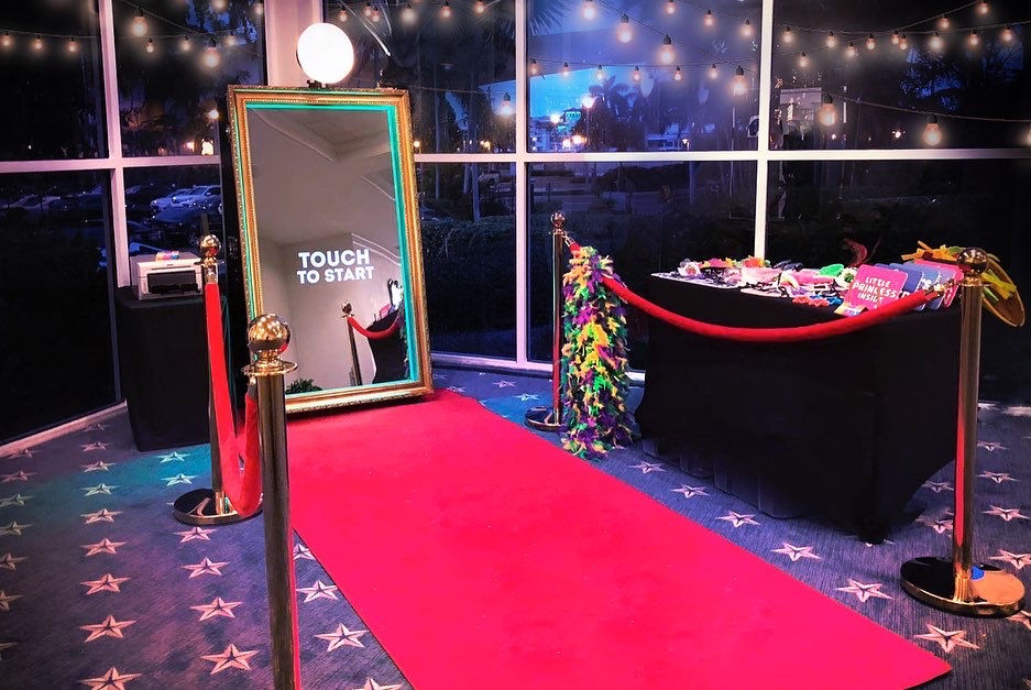 Magic Mirror Photo Booth | Showmen Event Group