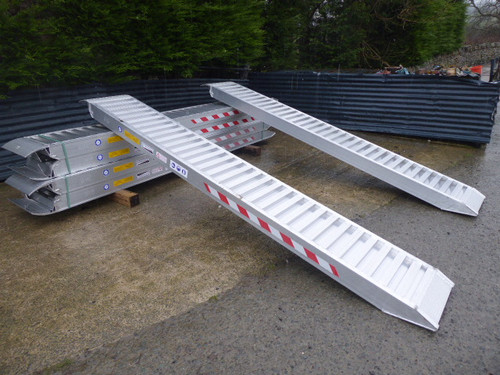 New Alloy 10ft Loading Ramps | Arfon Roberts