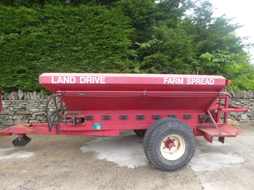 Land Drive Farm Spread Lime Spreader | Arfon Roberts