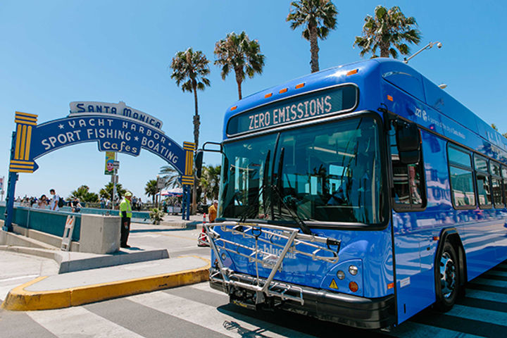 City of Santa Monica’s Big Blue Bus Rolled Out Its First-Ever Battery ...
