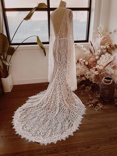 Raina | Sample | Flora & Lane