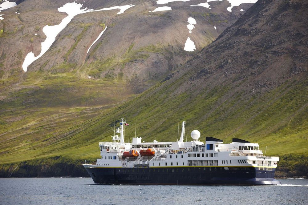 A Comprehensive Guide to Iceland's Ferries and Motorhomes