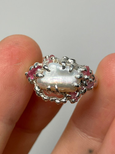 Mermaid pearl ring | LRM Jewellery