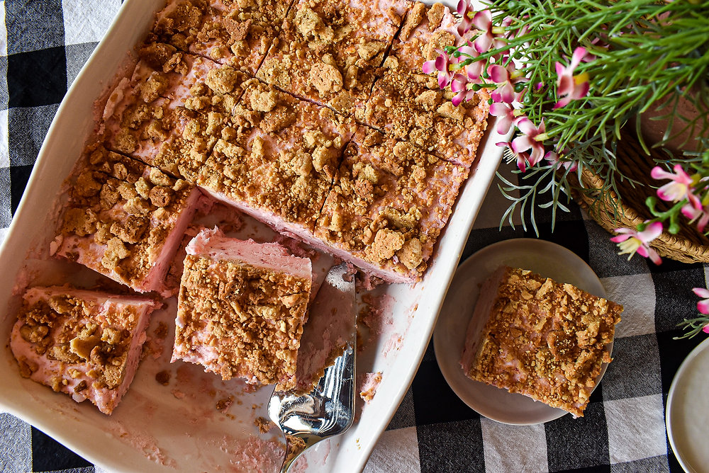 Strawberry Yummy with Cookie Crumble Topping