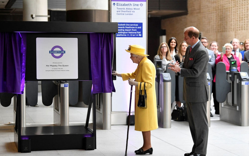 ‘One ticket for the Elizabeth line please’: Queen opens Crossrail and ...