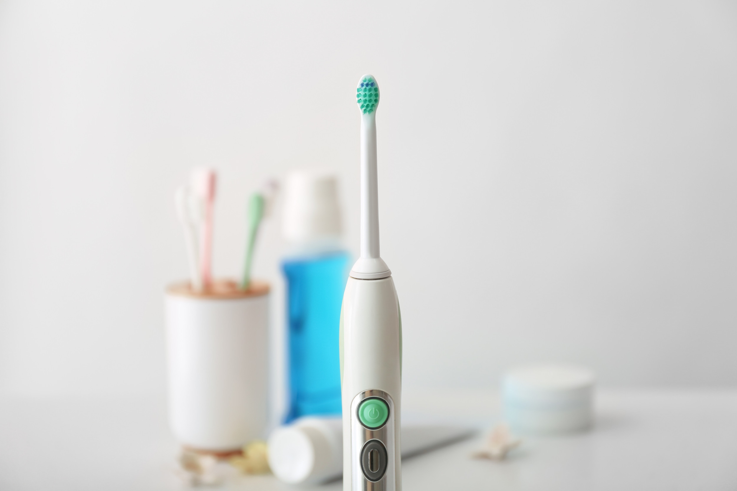 How To Use An Electric Toothbrush Correctly, With Your General & Family ...